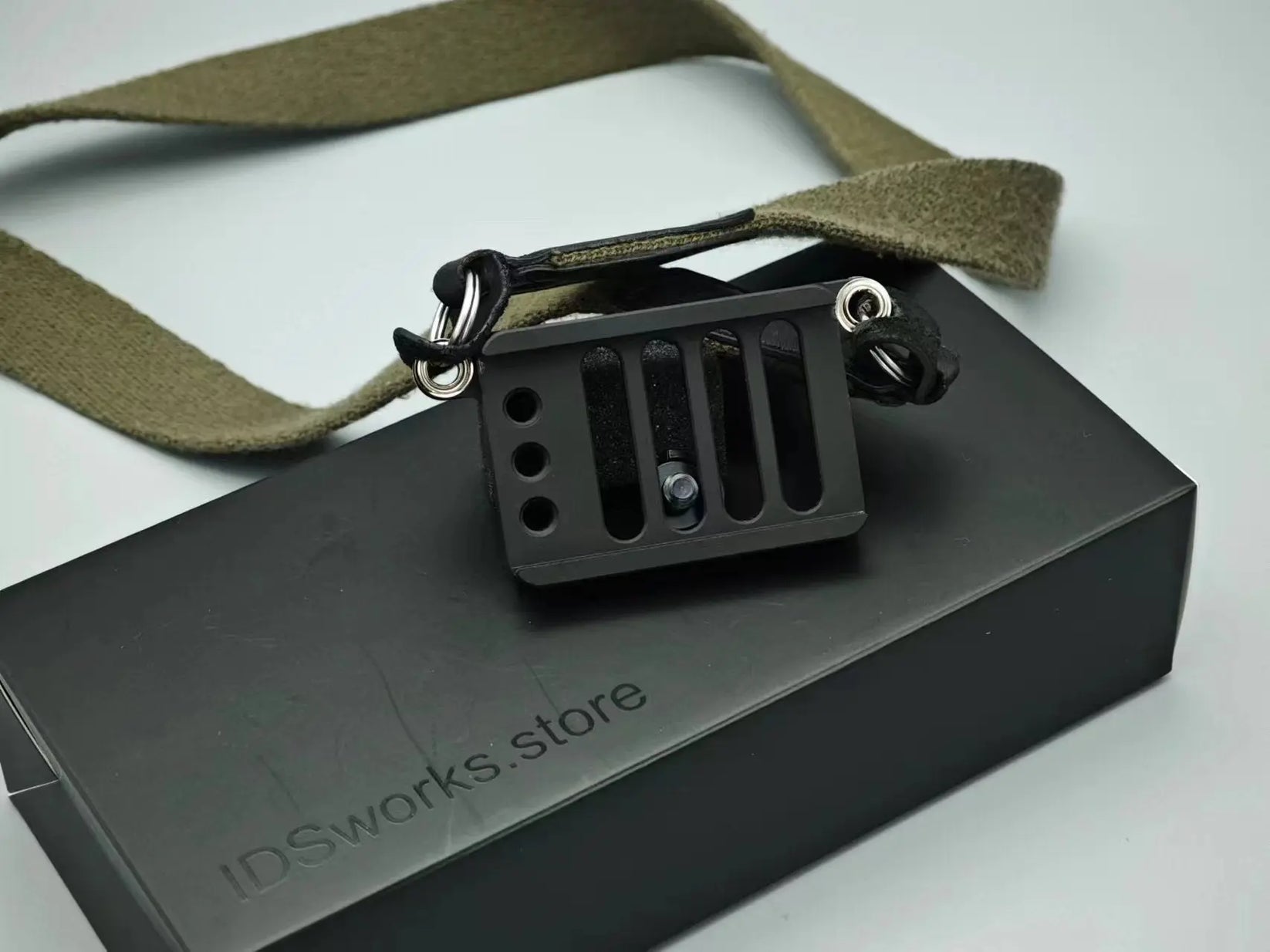 IDSworks Optional Lens Down Bracket - IDS initial design studio